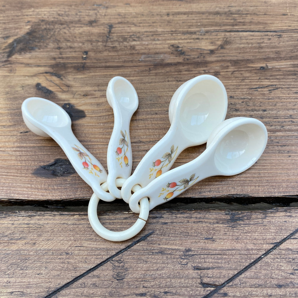 Marks & Spencer "Harvest" Measuring Spoons (Melamine) - RARE – MrPottery