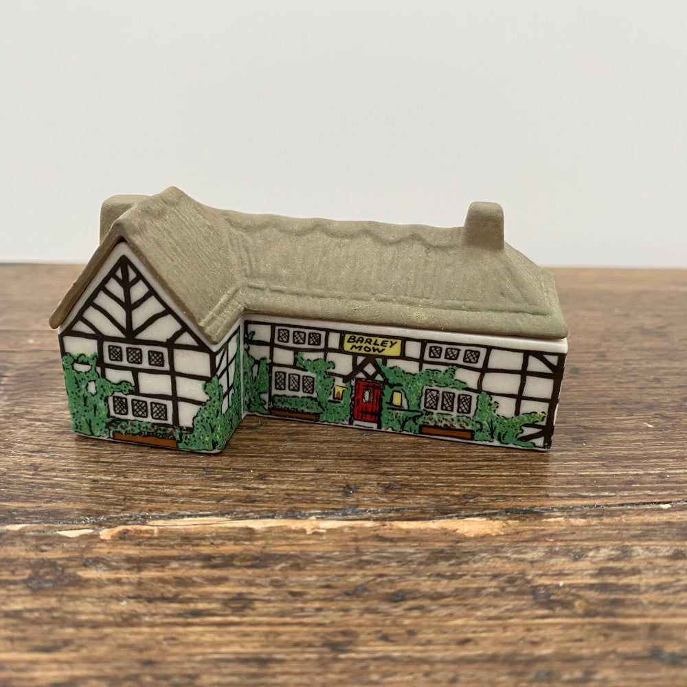 Wade "Whimsey-on-Wye Village Set" - Barley Mow Pub – MrPottery