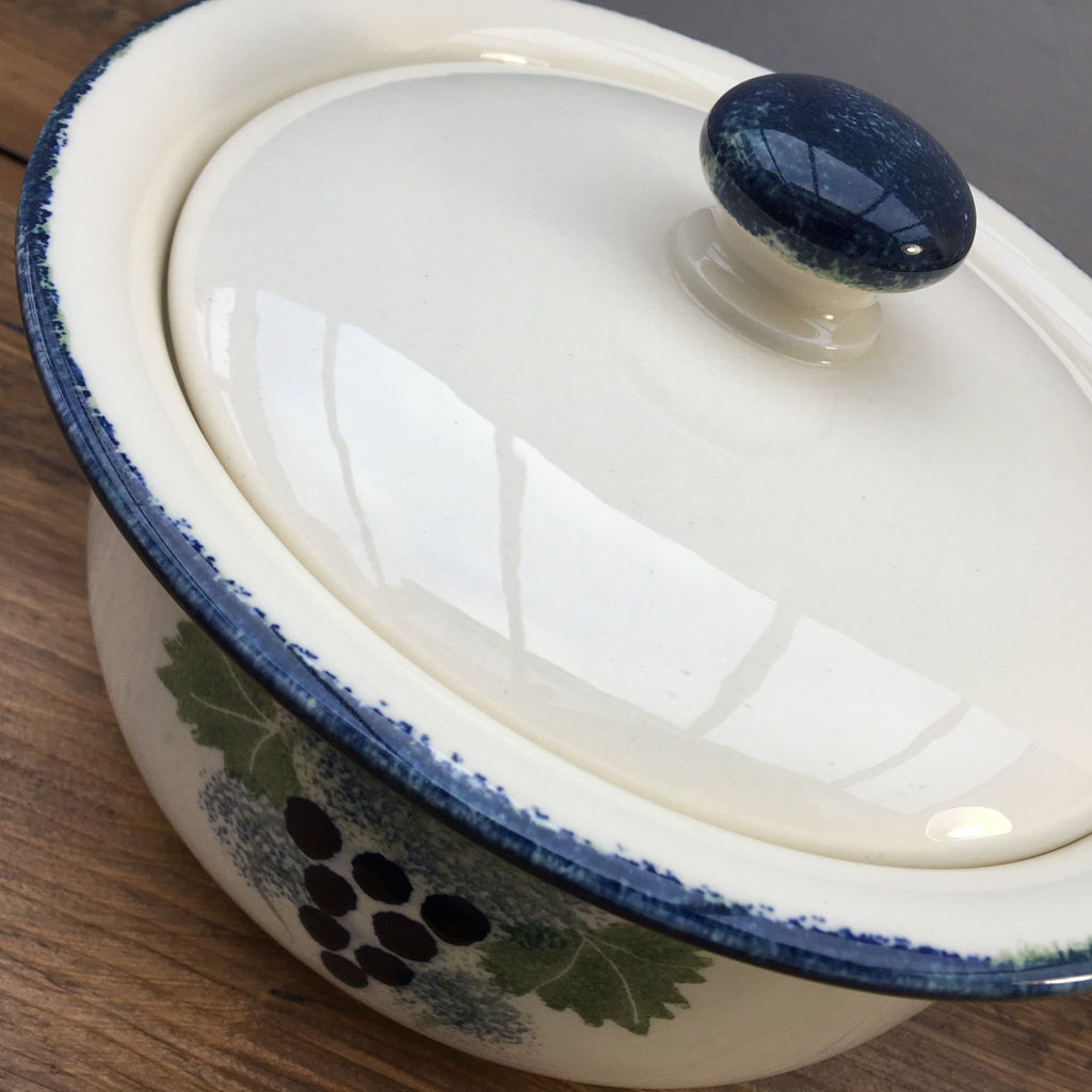 Poole Pottery "Vineyard" Casserole, 2.25 Pints (Blue Rim and Knob ...